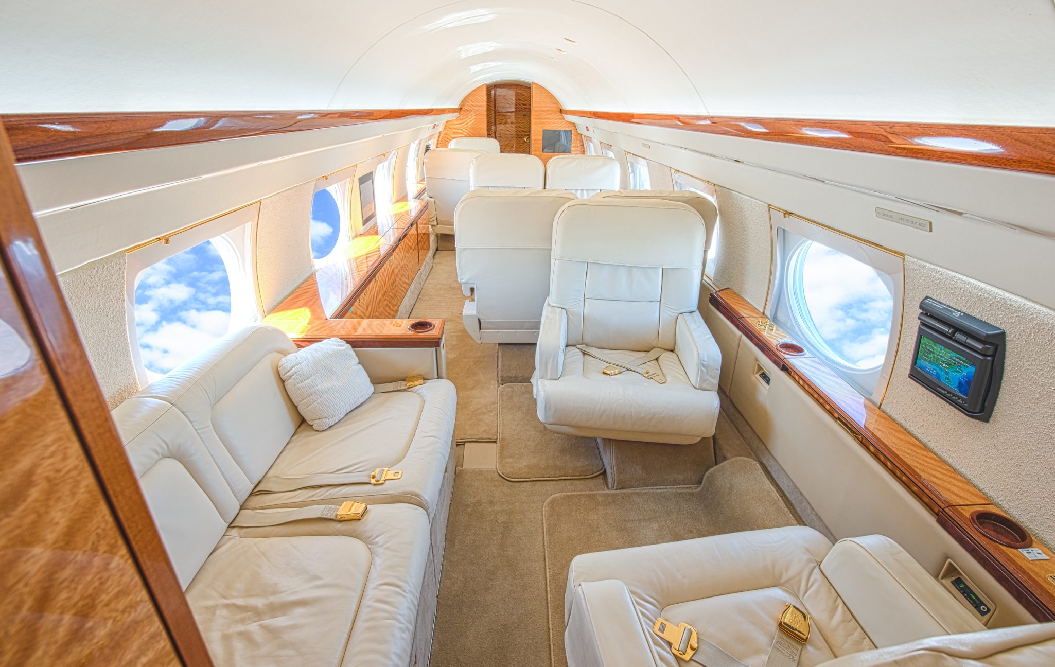 1982 Gulfstream GIII - jetAVIVA - Life Is Short, Fly a Jet.