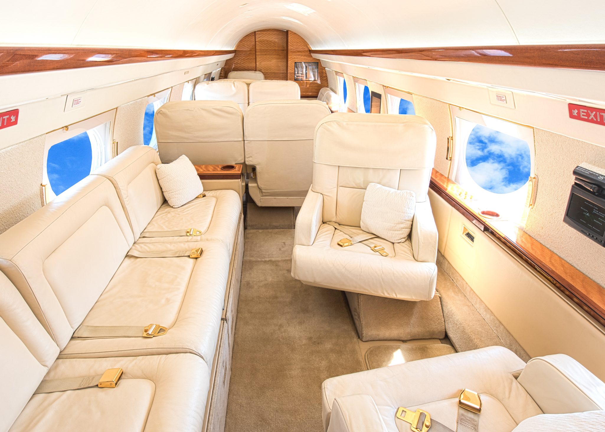 1982 Gulfstream GIII - jetAVIVA - Life Is Short, Fly a Jet.