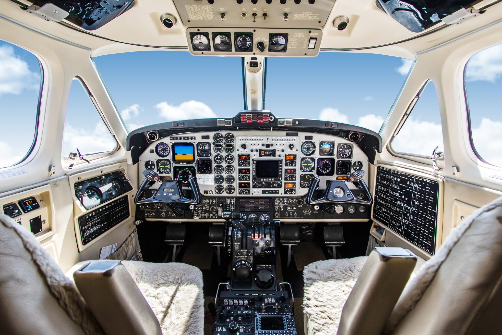 1995 Beechcraft King Air 350 - jetAVIVA - Life Is Short, Fly a Jet.