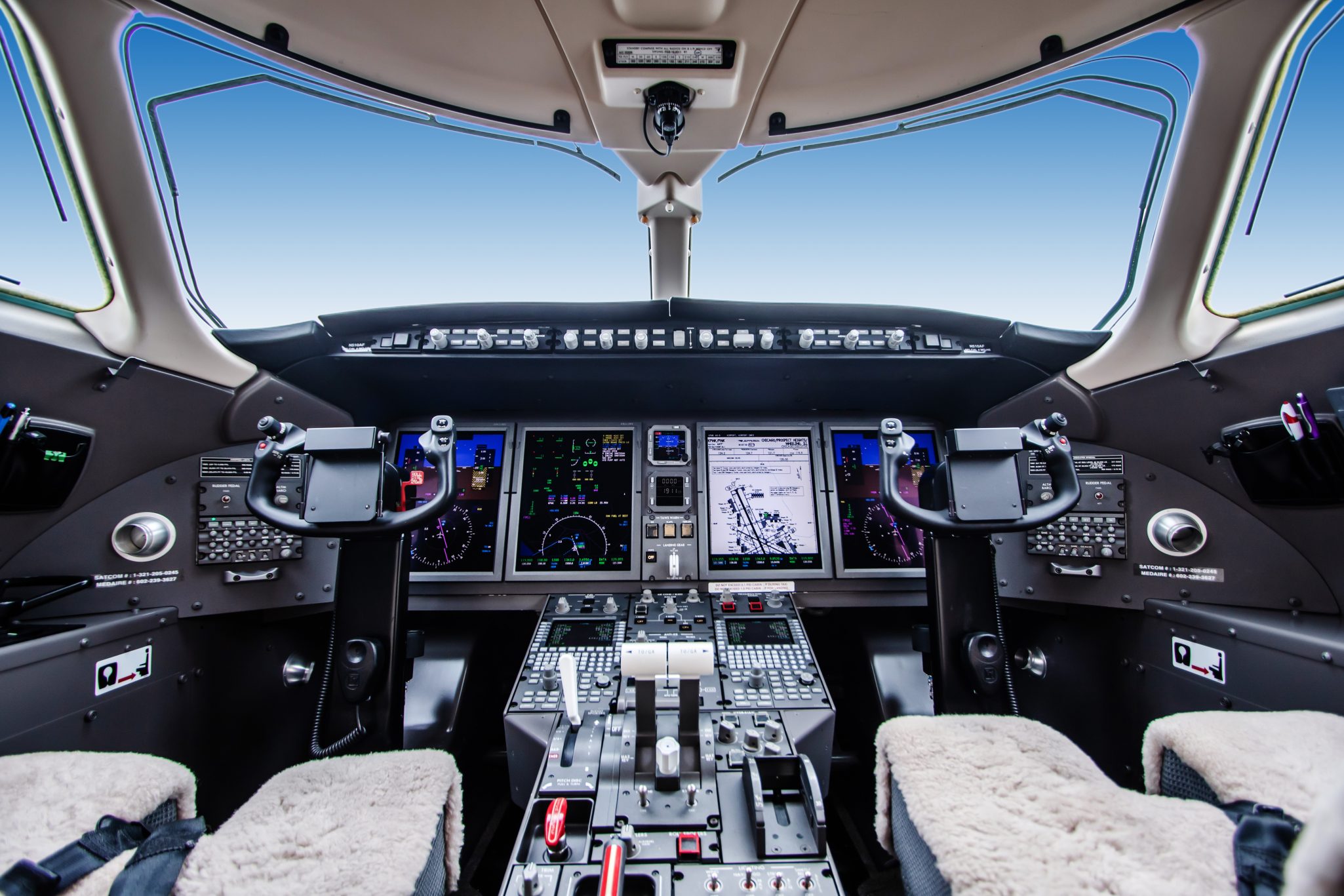 2011 Bombardier Challenger 300 - jetAVIVA - Life Is Short, Fly a Jet.