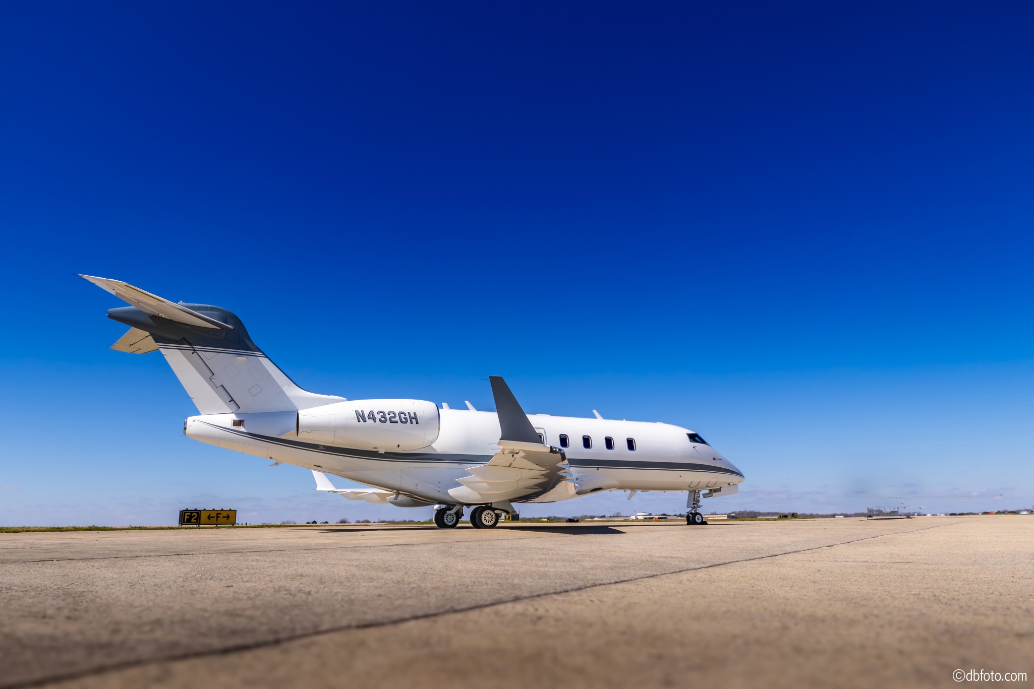 2013 Challenger 300 - jetAVIVA - Life Is Short, Fly a Jet.