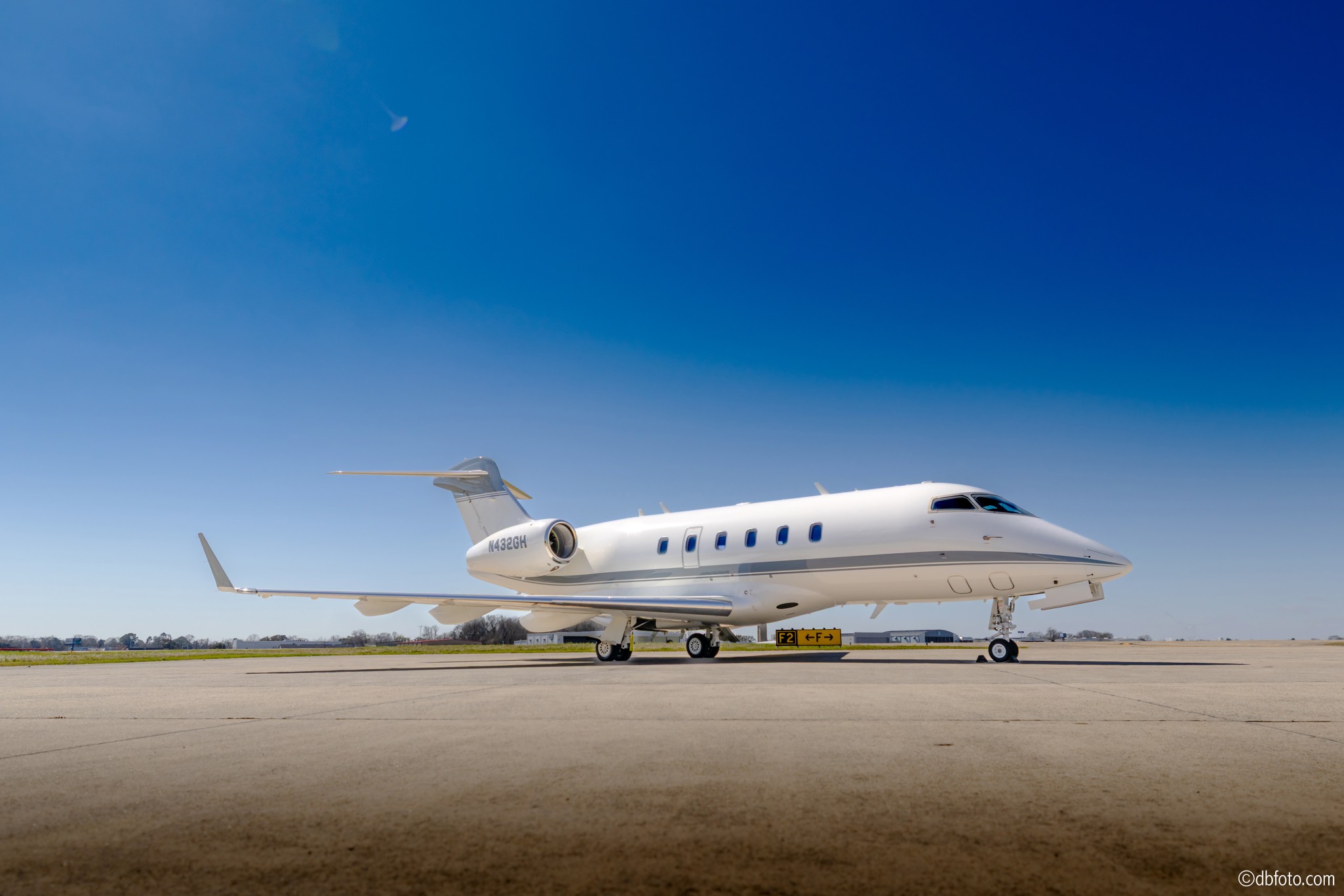 2013 Challenger 300 - jetAVIVA - Life Is Short, Fly a Jet.