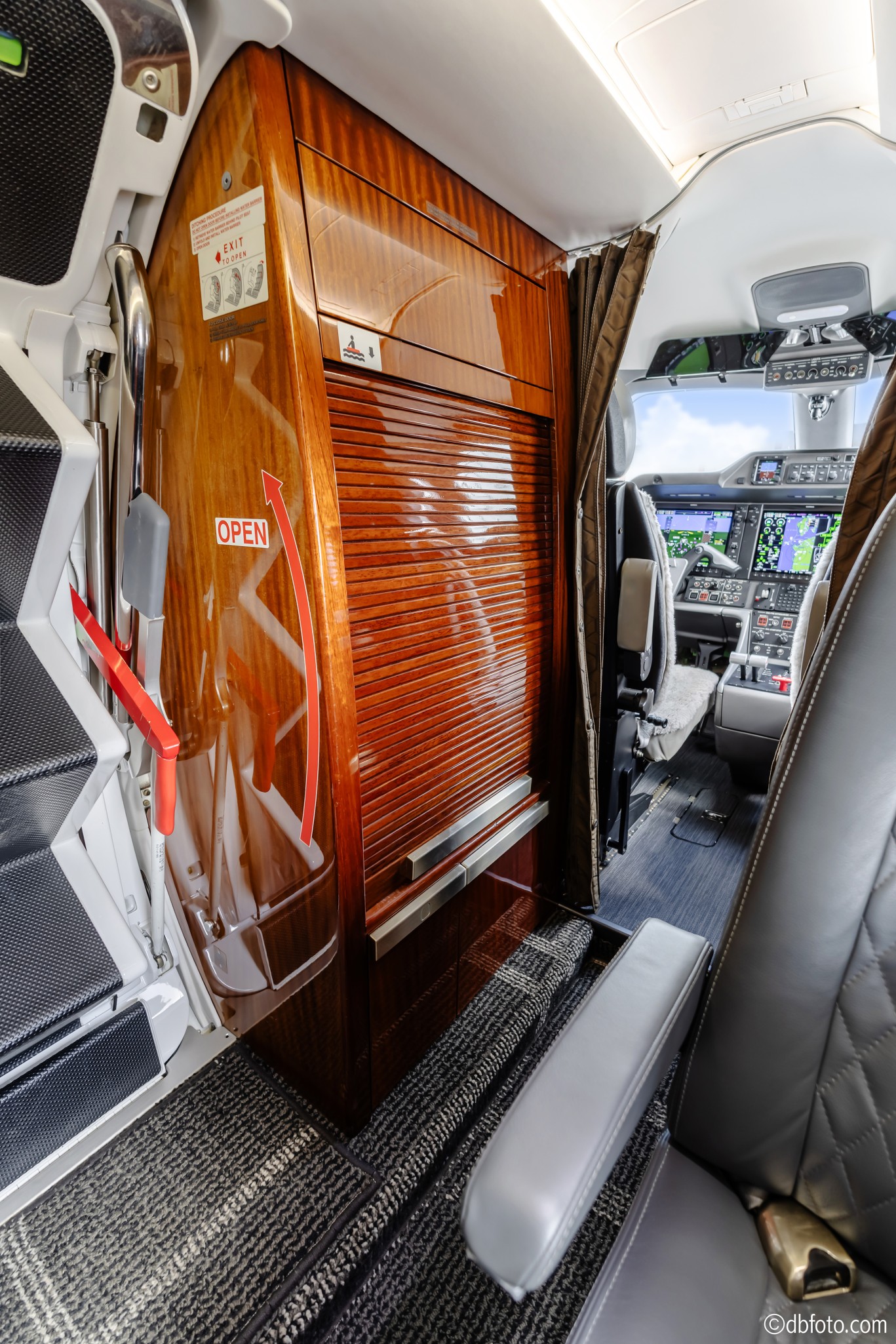2011 Phenom 300 - jetAVIVA - Life Is Short, Fly a Jet.
