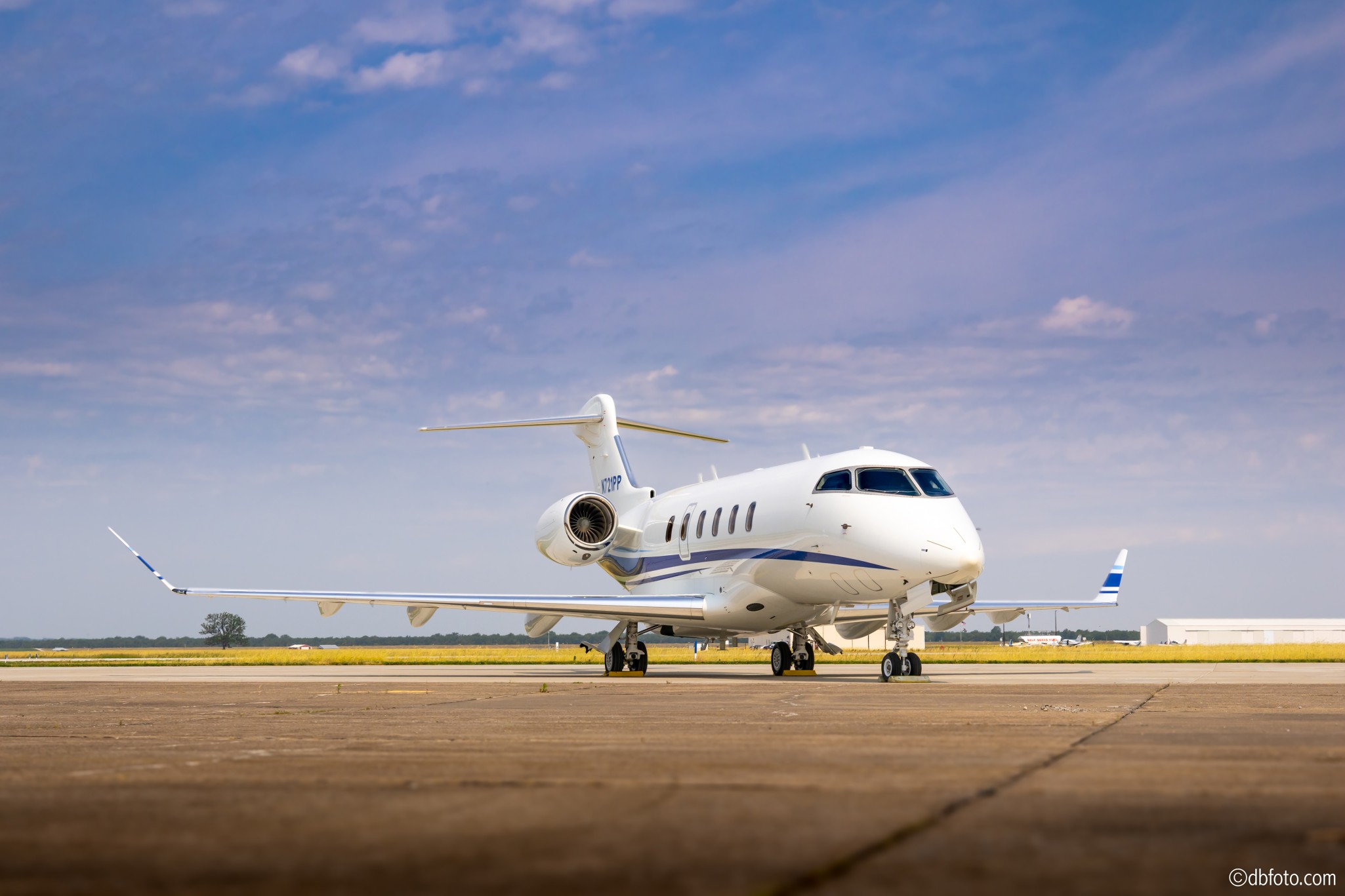 2015 Challenger 350 SN 20579 - jetAVIVA - Life Is Short, Fly a Jet.