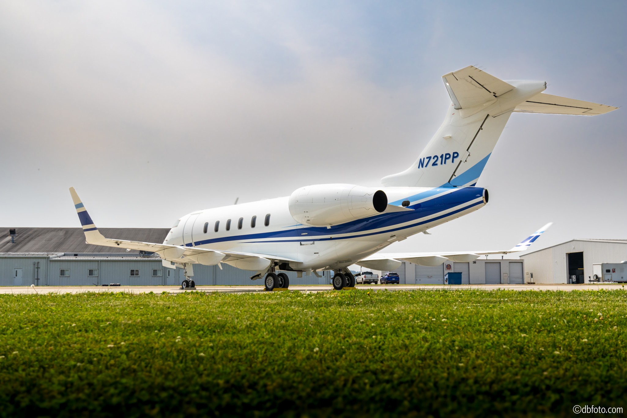 2015 Challenger 350 SN 20579 - jetAVIVA - Life Is Short, Fly a Jet.