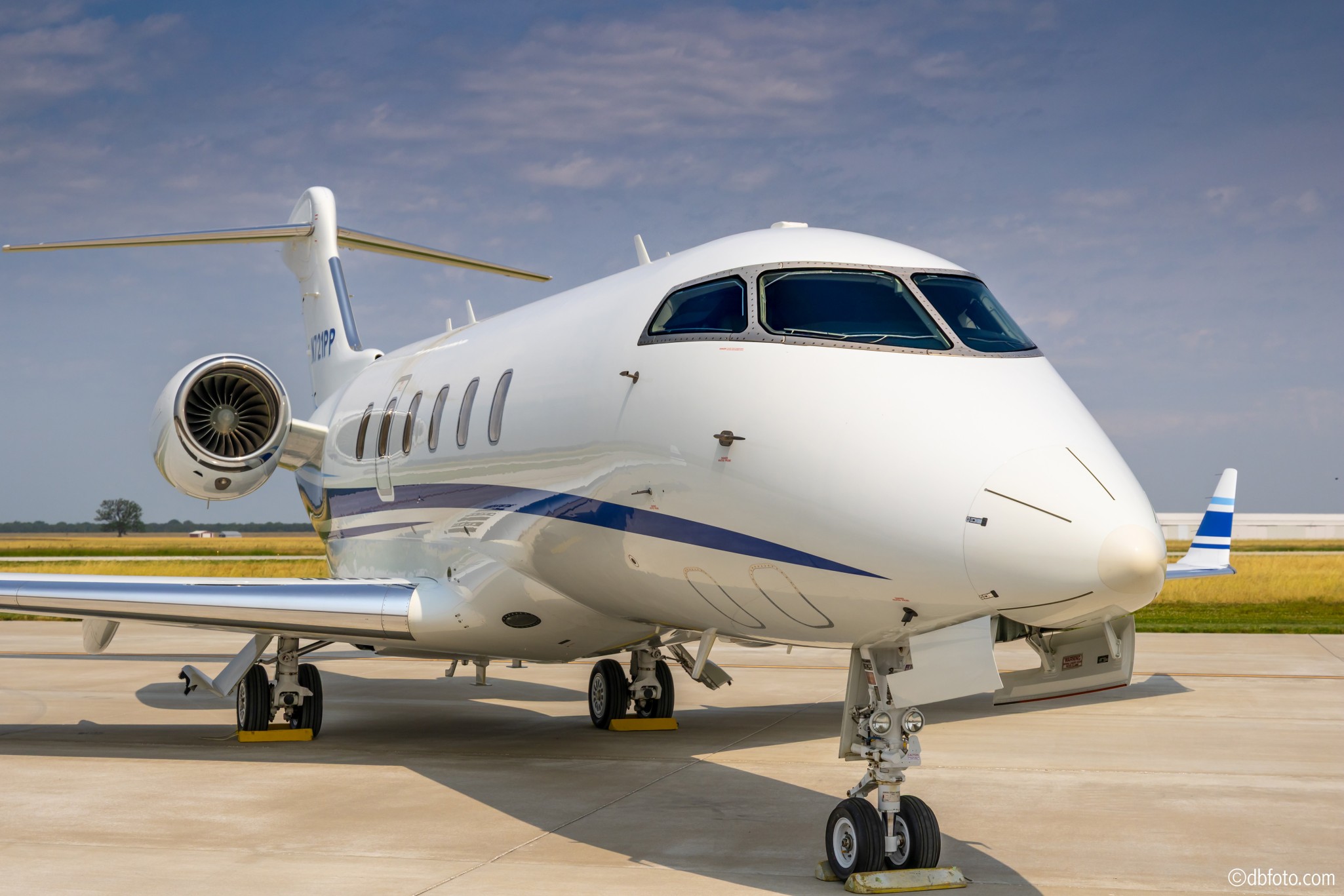 2015 Challenger 350 SN 20579 - jetAVIVA - Life Is Short, Fly a Jet.