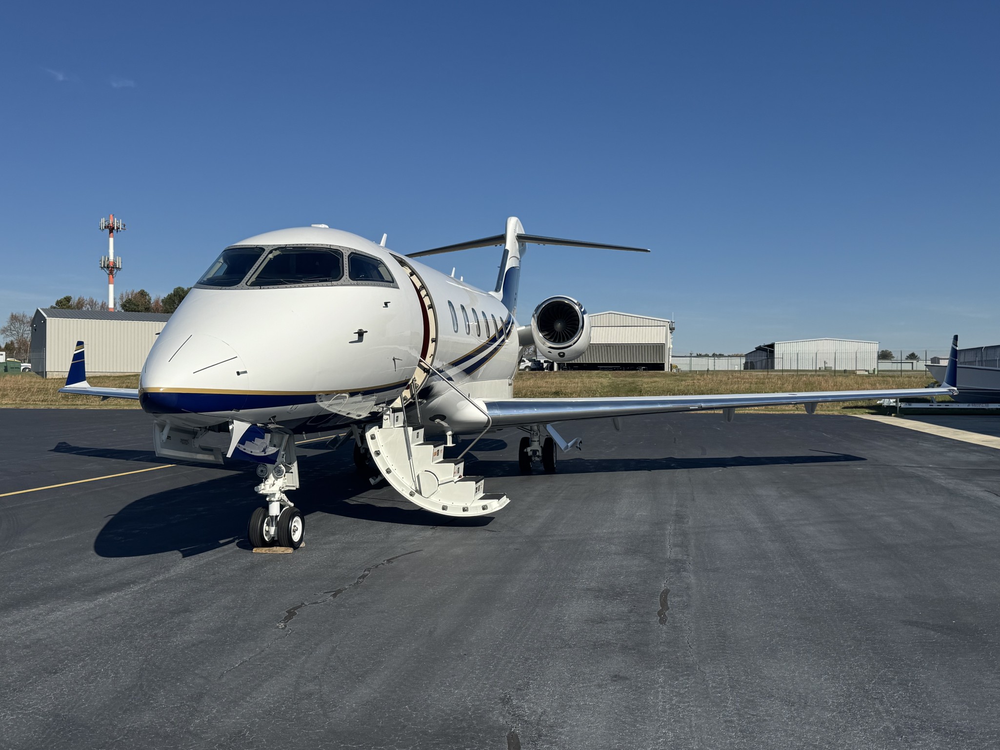 2004 Challenger 300 SN 20033 - jetAVIVA - Life Is Short, Fly a Jet.